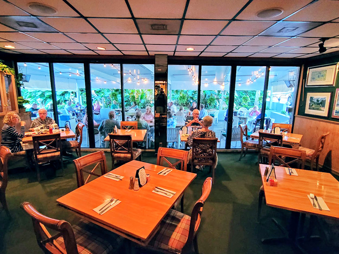 bobbys restaurant and lounge 7