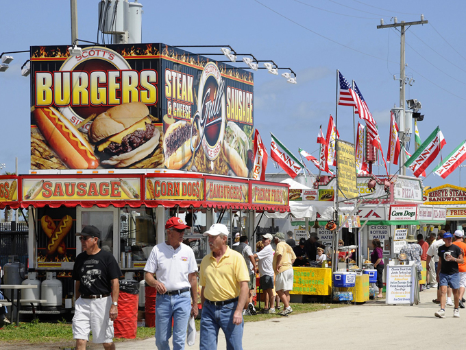 daytona international speedway 9