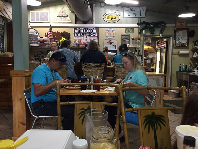 florida cracker kitchen 4