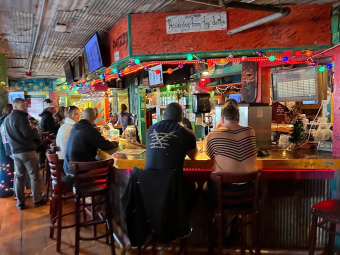 fudpuckers beachside bar grill 2