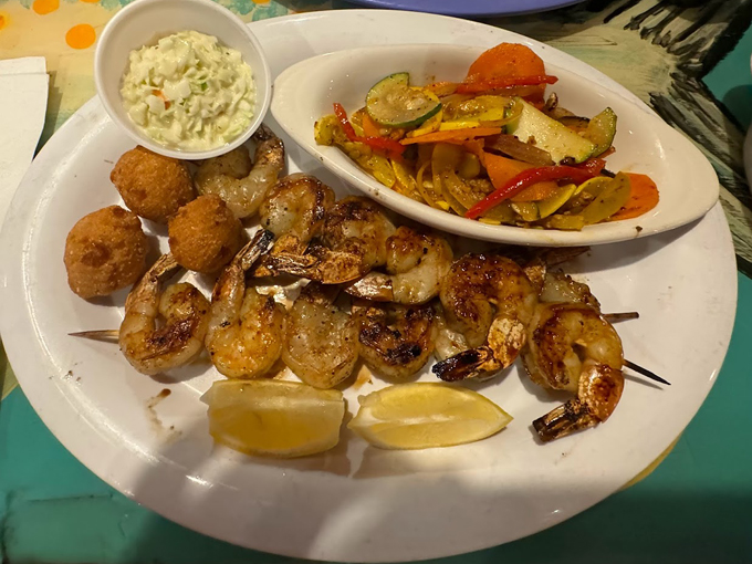 fudpuckers beachside bar grill 6