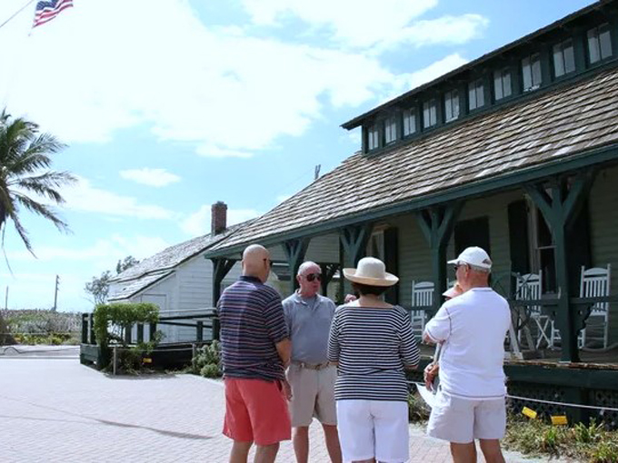 gilberts bar house of refuge 6