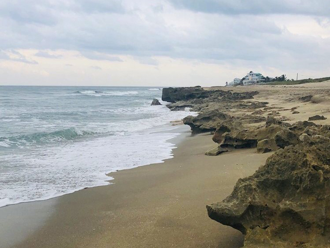 gilberts bar house of refuge 8