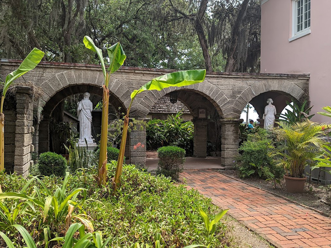 gonzalez&ndash;alvarez house 8