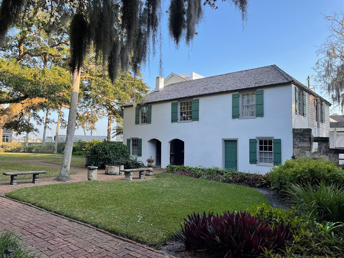 gonzalez&ndash;alvarez house 9