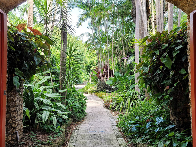 kampong botanical garden 4