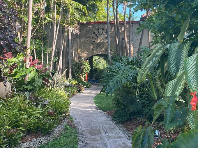 kampong botanical garden 7