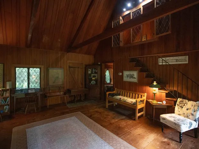 lichgate on high road 4