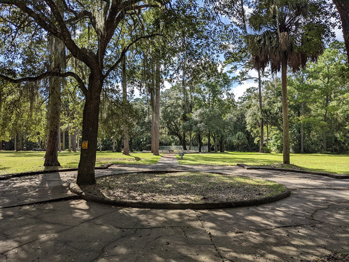 ruins of the hampton springs hotel 6