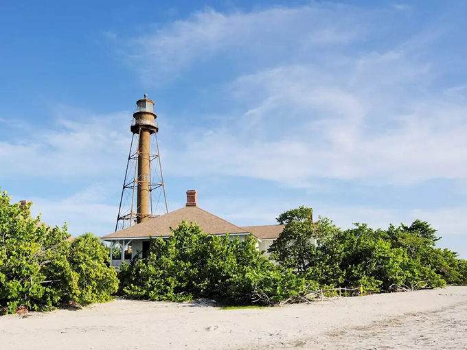 sanibel lighthouse beach park 2