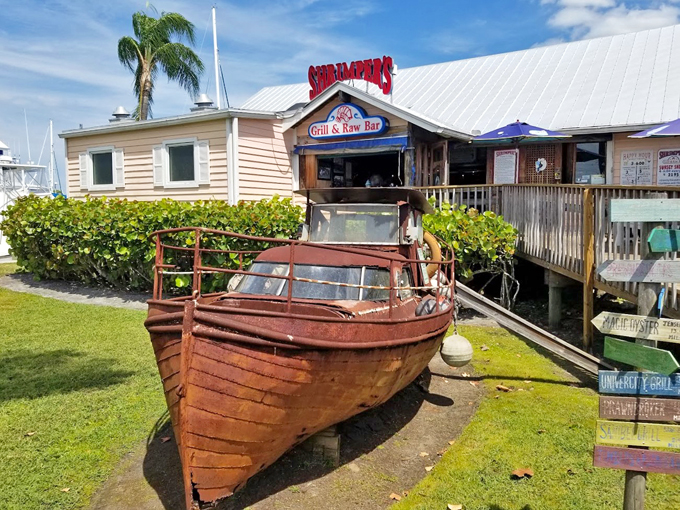 shrimpers grill and raw bar 1