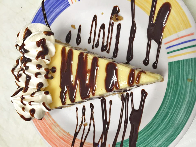 shrimpers grill and raw bar 8