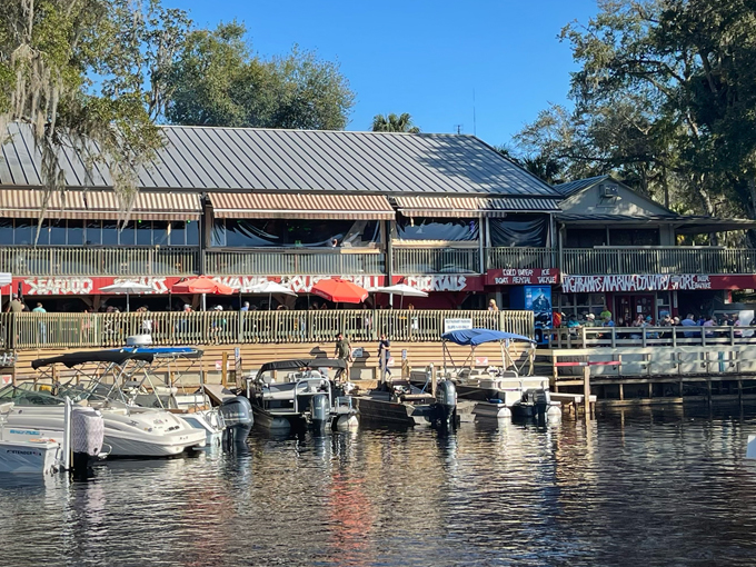 swamp house riverside grill 8