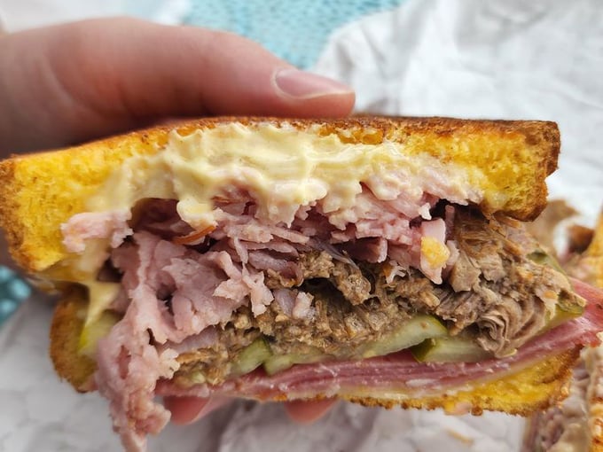 the sandwich on main 6