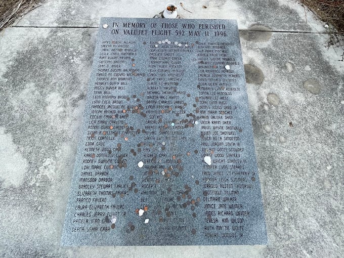 valujet flight 592 memorial 8