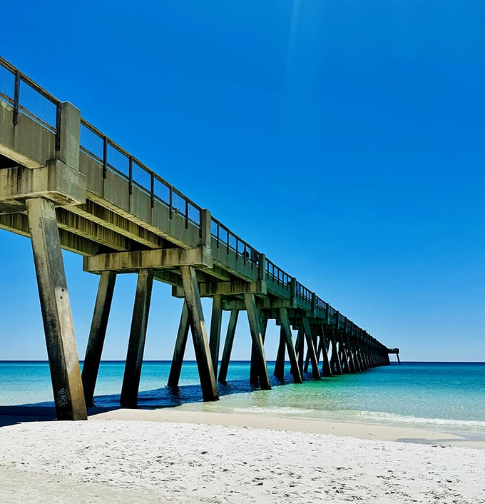 The T-shaped end offers panoramic Gulf views that make smartphone cameras work overtime.