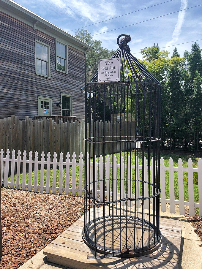 The ultimate timeout corner—this cylindrical iron cage makes modern penalty boxes look downright luxurious. Claustrophobics need not apply!