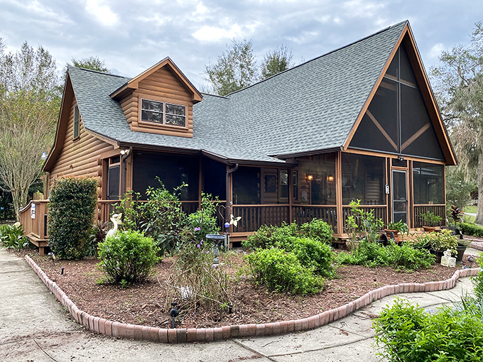 Lakeside cabins offer cozy accommodations where the morning view is worth waking up early for &ndash; even for dedicated night owls.