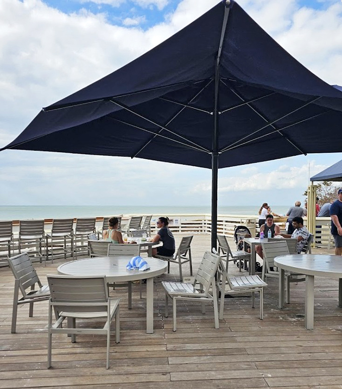 "Office with a view": The beachfront caf&eacute; proves that sometimes the best dining amenity isn't on the menu.
