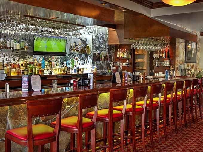 The full bar beckons with Italian wines and classic cocktails, perfect for starting or ending your evening right.