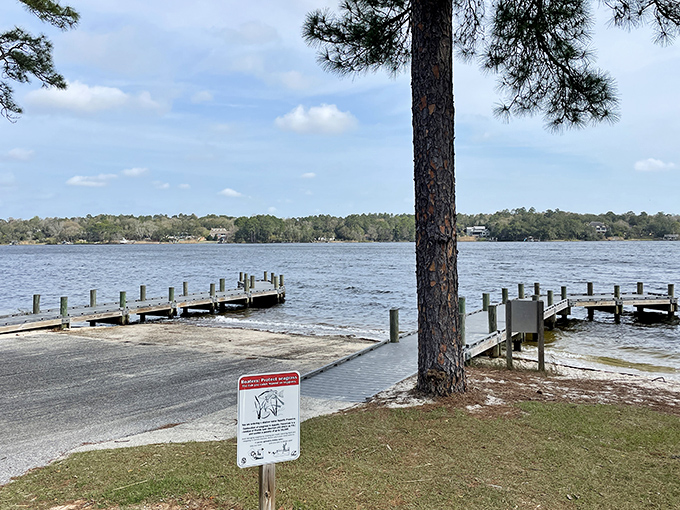 Launch point to adventure &ndash; these well-maintained docks invite boaters to explore Rocky Bayou's hidden corners.