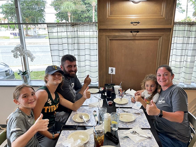 Happy faces and thumbs up &ndash; the universal language of "this meal was worth every calorie and then some."