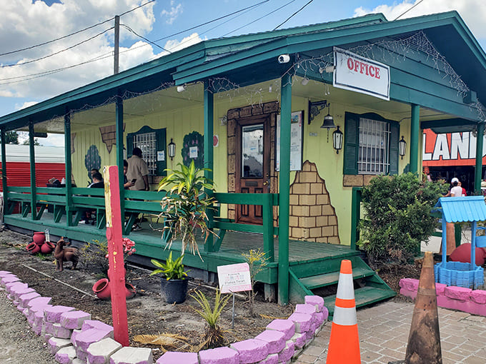 The market's command center sports a charming cottage vibe &ndash; business headquarters with personality instead of pretension.