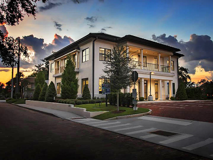 Twilight transforms Winter Park's streets into a romantic tableau, where evening strolls often end with spontaneous dinner decisions.