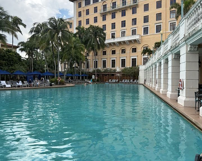 This pool doesn't just say "come for a swim" &ndash; it practically sends engraved invitations with RSVP cards and suggested attire.