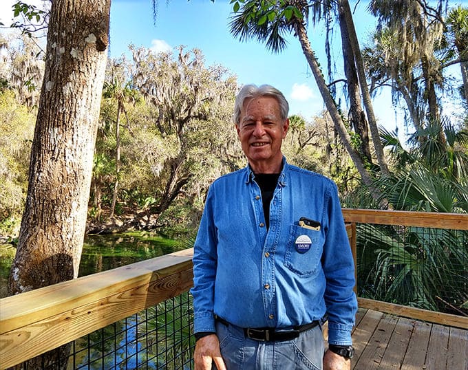 A volunteer shares the preserve's wonders, proving that passion for nature is wonderfully contagious and absolutely free.