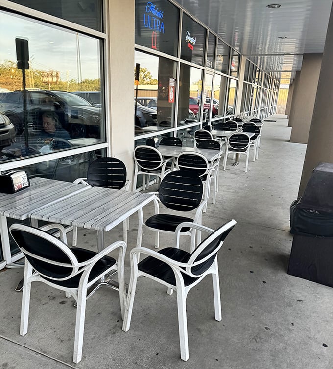 Outdoor seating provides the perfect option for enjoying a slice on those beautiful Florida days when eating inside seems criminal.