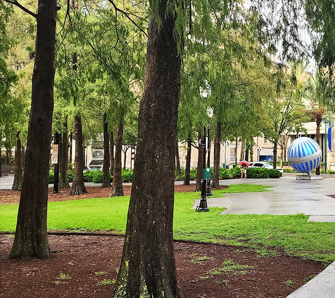 The area surrounding the sculpture has become a favorite relaxation spot for locals and visitors alike, offering a moment of artistic appreciation.