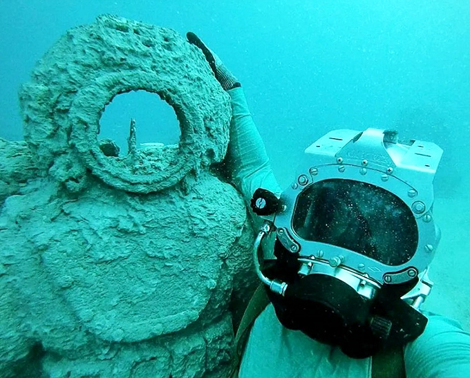 A diver's-eye view of the underwater magic &ndash; these specially designed helmets allow even non-divers to experience the reef.
