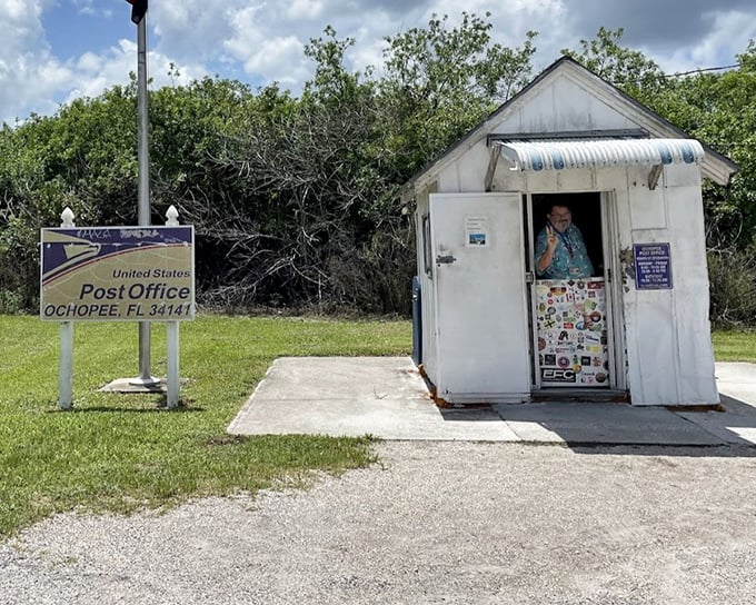America's tiniest post office in Ochopee proves good things come in small packages &ndash; very small packages indeed!