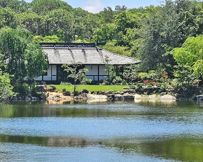 Yamato-kan: This traditional Japanese villa isn't just architecture &ndash; it's a time machine disguised as a building with impeccable manners.