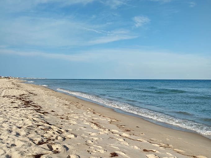 White sand: Powdery perfection that puts premium flour to shame. Footprints vanish with each gentle wave, nature's way of saying "start fresh."