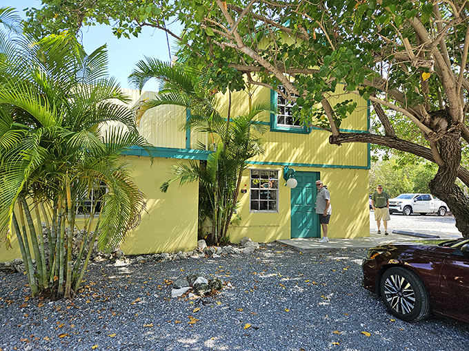 The cheerful yellow facade of No Name Pub hides a dollar-bill-decorated interior and some of the best pizza in the Keys.