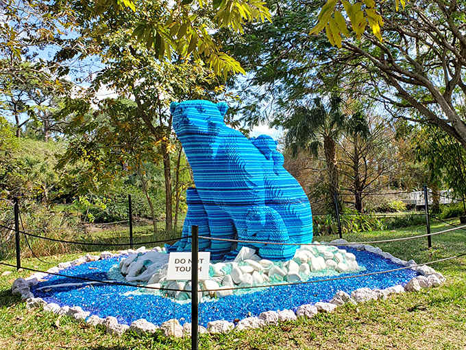 This brilliant blue polar bear sculpture proves that art and environmentalism can coexist beautifully, even in Florida's decidedly un-Arctic climate.