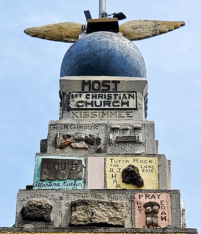 The monument's crown features an eagle and American flag – because nothing says "America" quite like our national bird perched atop rocks.