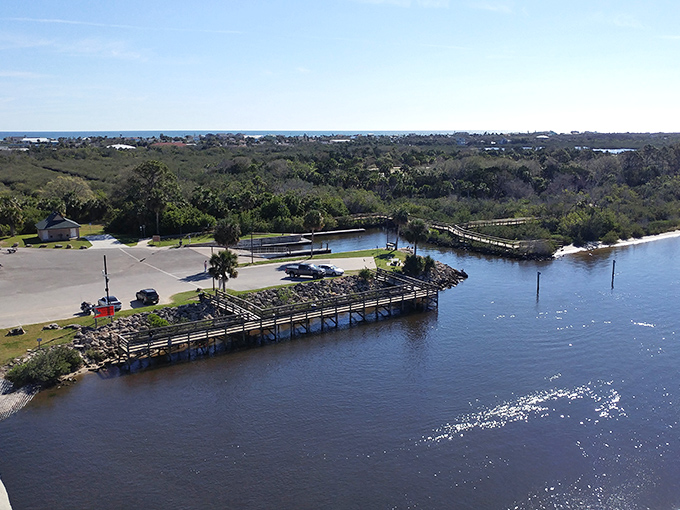 A bird's-eye view reveals Flagler's perfect positioning between the vast Atlantic and the meandering Intracoastal Waterway.