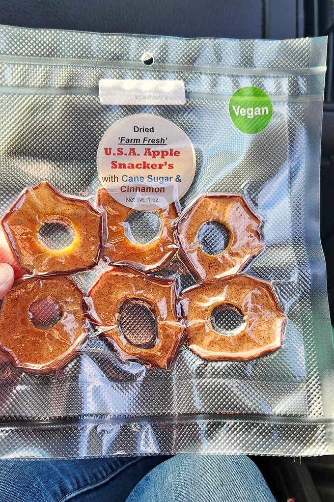 These aren't your average dried apples &ndash; vegan "U.S.A. Apple Snacker's" dusted with cinnamon make the perfect companion to fruit wines.