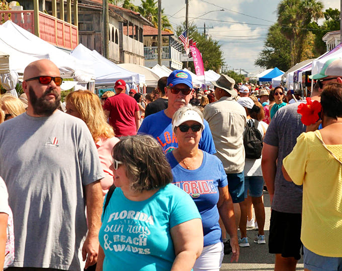 Festival crowds pack the streets of this charming coastal town, drawn by the irresistible call of fresh seafood and live entertainment.