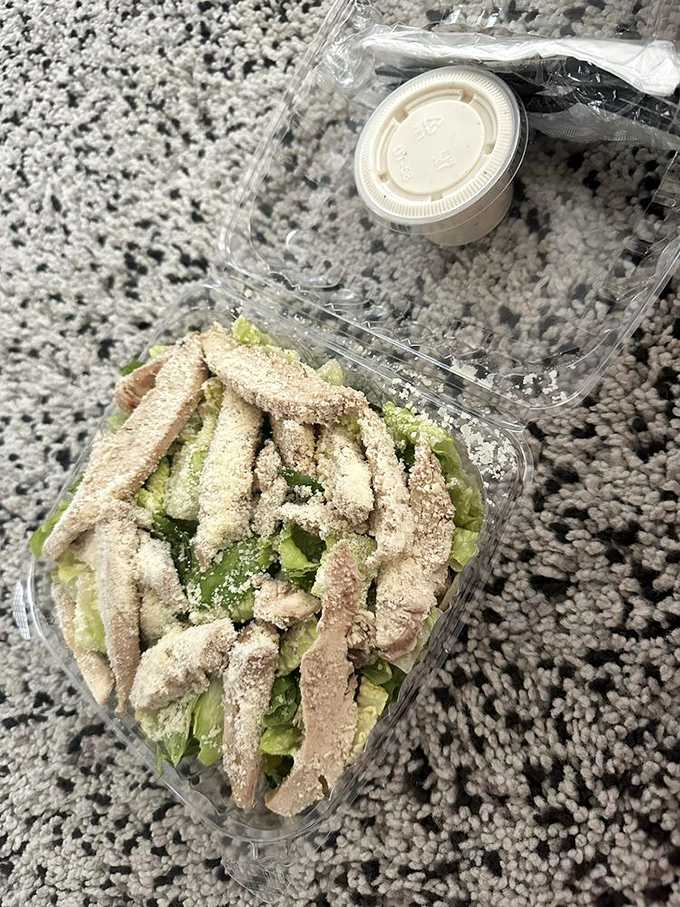 Even the salads at La Segunda receive special attention, with perfectly seasoned chicken atop crisp romaine.