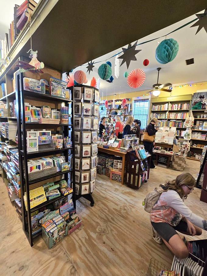 The dance of discovery as browsers lose themselves in literary possibilities &ndash; notice how no one's checking their phone? That's the Sundog magic.