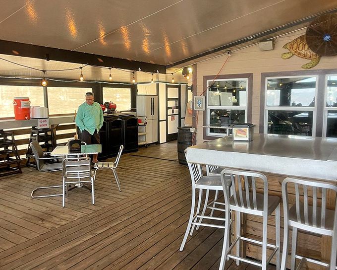 The dining room&mdash;where strangers become friends united by the universal language of "mmm" and "pass the napkins, please."
