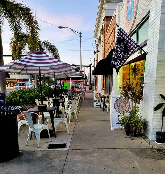 Outdoor dining areas line the sidewalks, where you can people-watch while pretending you're in a much more expensive city than Melbourne.