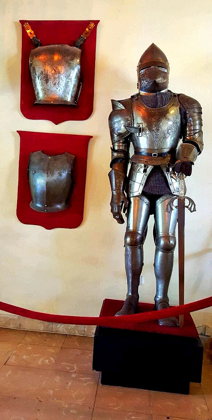 This knight stands eternal guard, though he's probably overheating in that full metal outfit under the Florida sun.