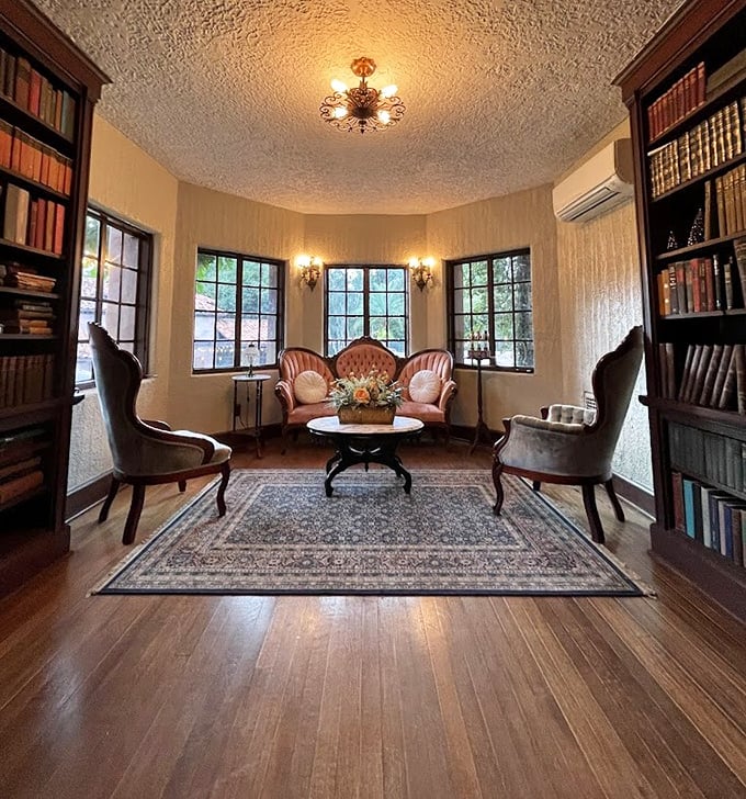 Books and bay windows &ndash; this cozy library nook proves that even before Netflix, people knew how to design the perfect escape.