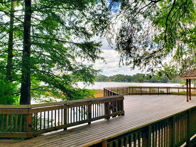 This lakeside pavilion provides the perfect spot for reflection, where visitors can pause to appreciate the gardens' beauty from a different perspective.