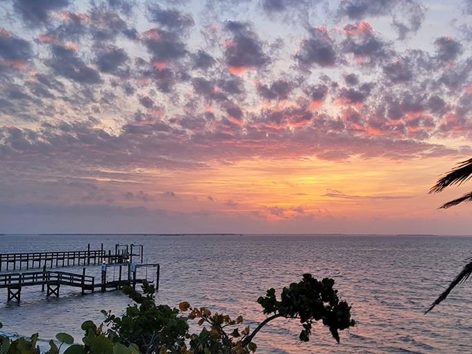 Day's end brings a watercolor masterpiece that no Instagram filter could improve &ndash; nature showing off with a sunset worthy of applause.